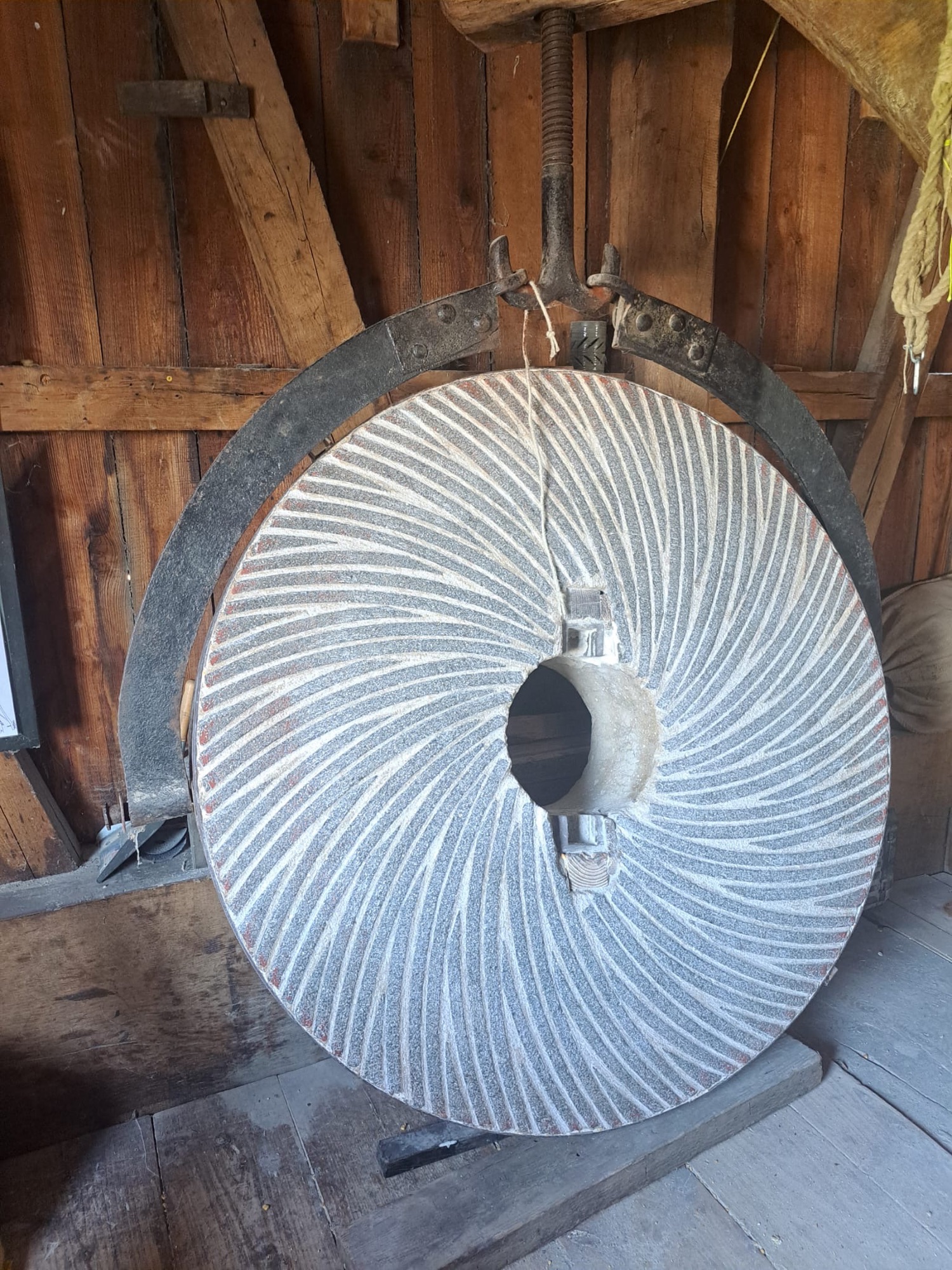 Molensteen scherpen | Molens Heusden Vesting